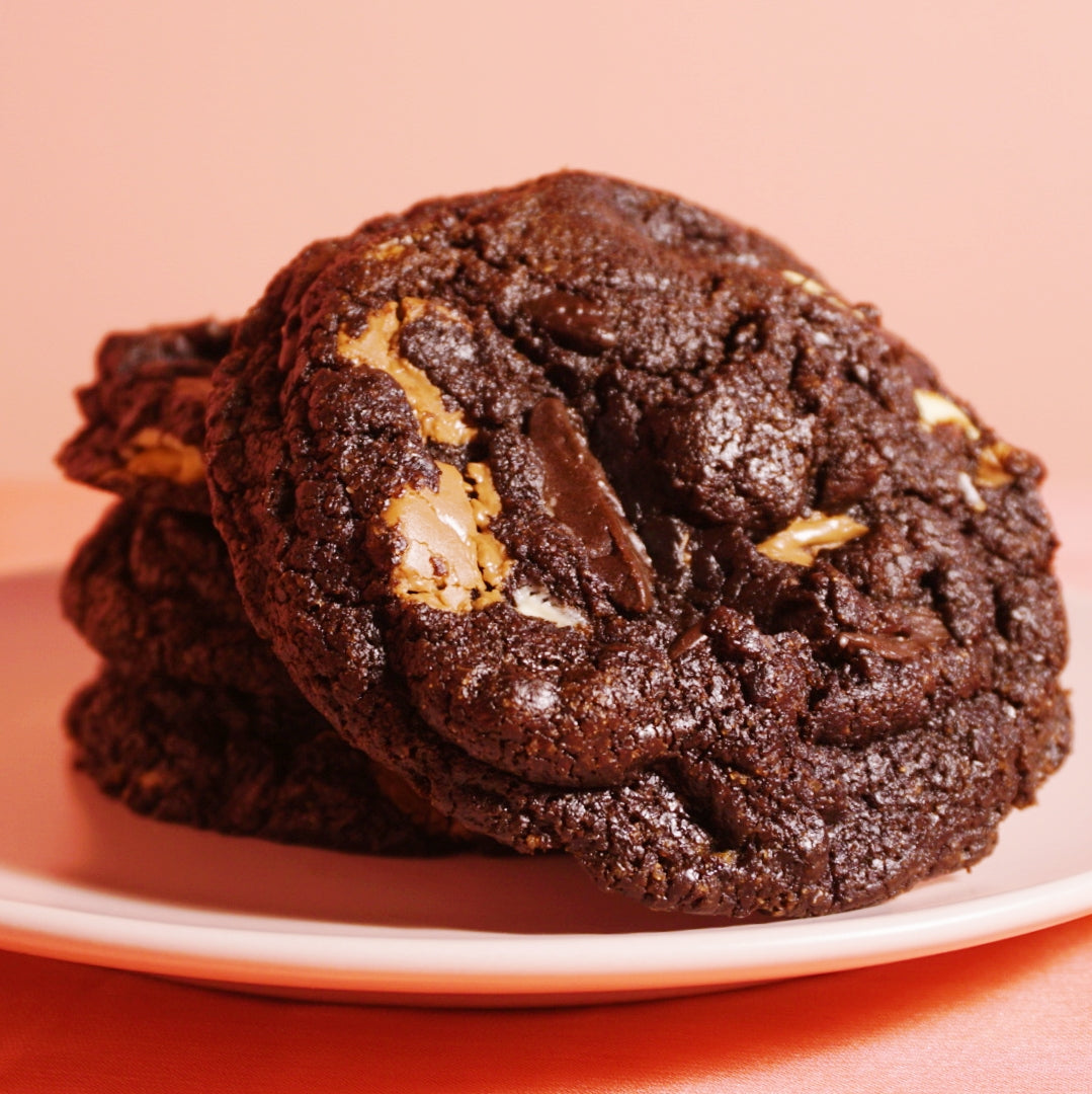 Midnight Cocoa Cookies – Pink Bakery by Ange